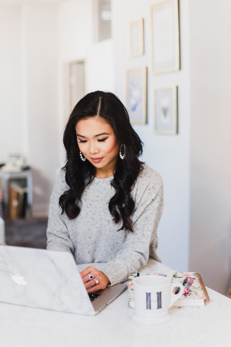 Advice on How to Start a Successful Blog - Color & Chic