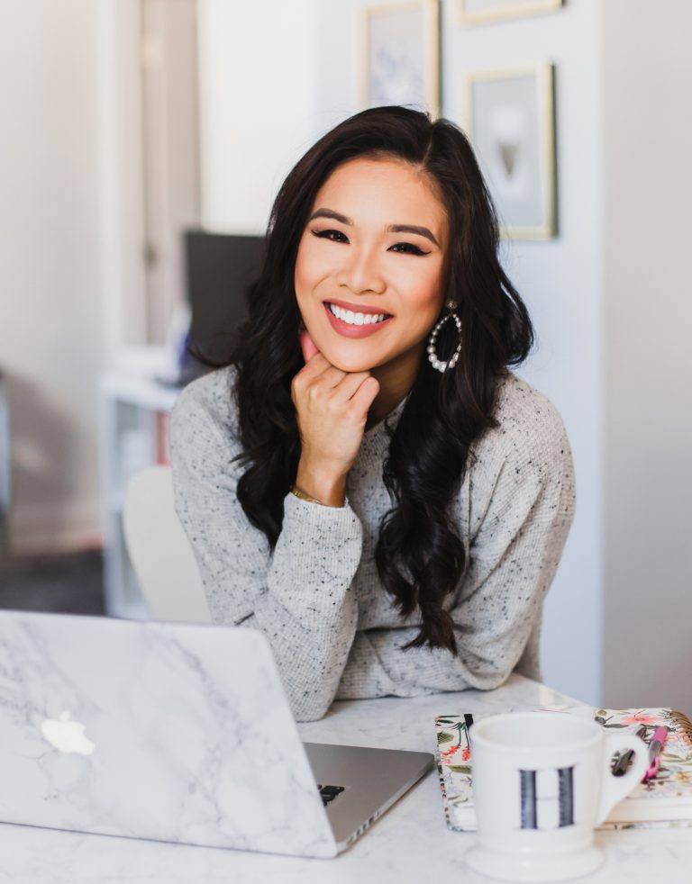 Advice on How to Start a Successful Blog - Color & Chic