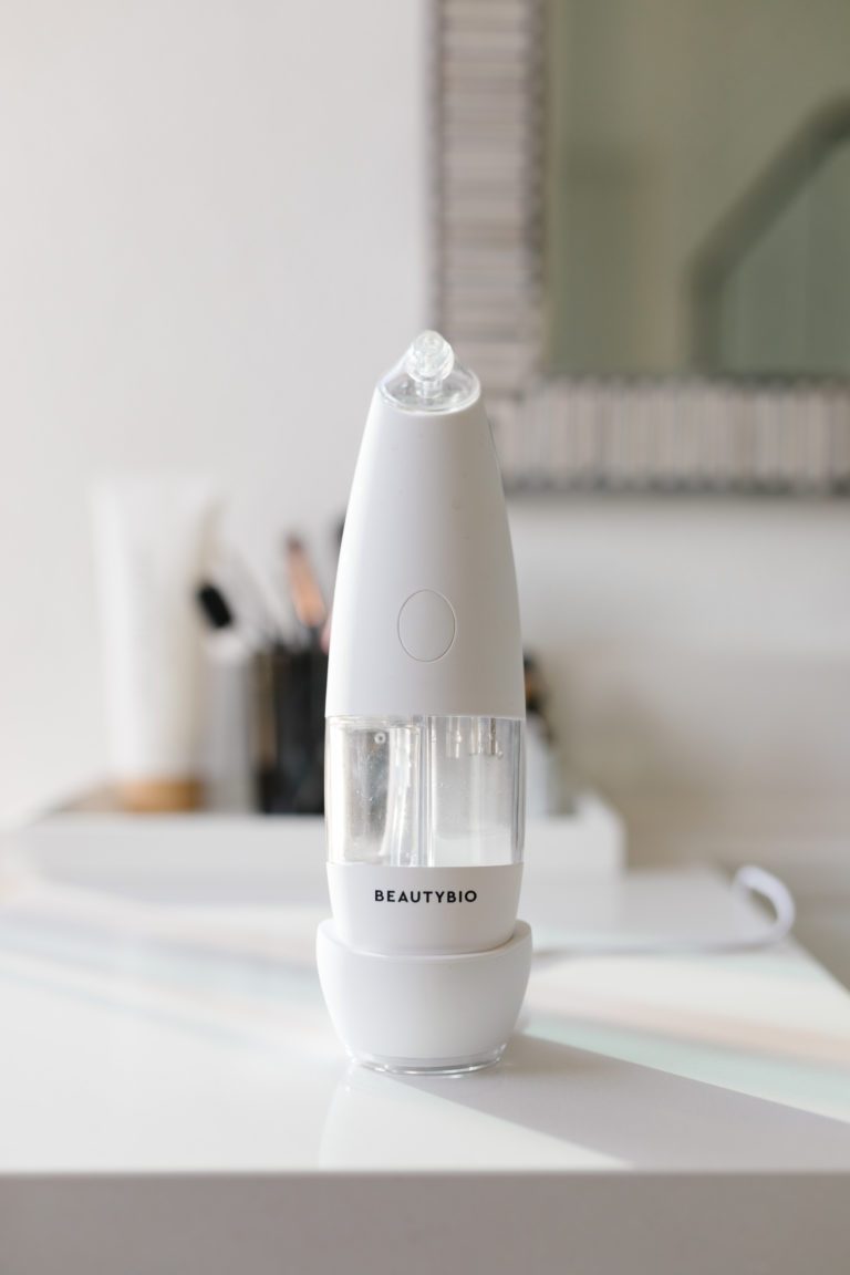 BeautyBio Review: GLOfacial Pore Cleansing Tool - Color & Chic