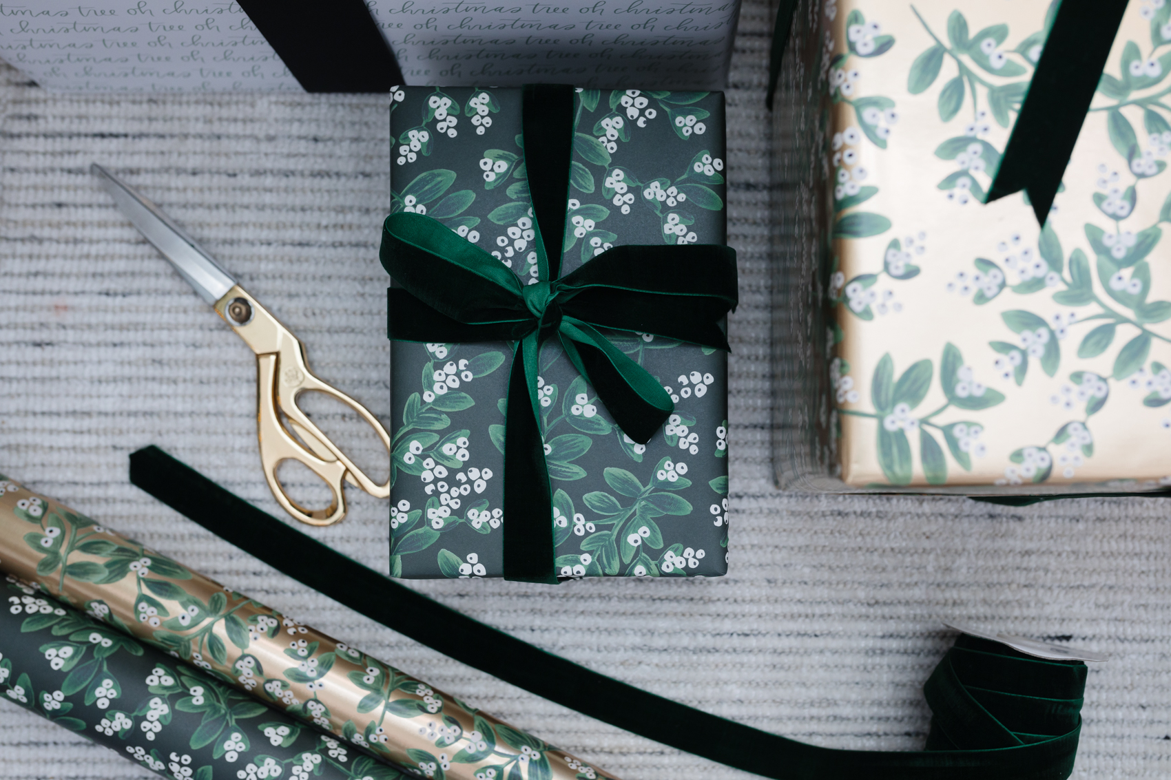 How to Wrap a Gift - Color & Chic